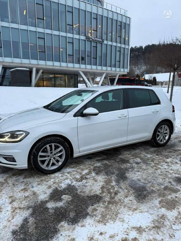 White Volkswagen Golf 2019 in Vilnius, with an engine capacity of 1.50 L and mileage of 138 thousand km for 13000 €, photo 3 on AUTOMOTO.COM.LV