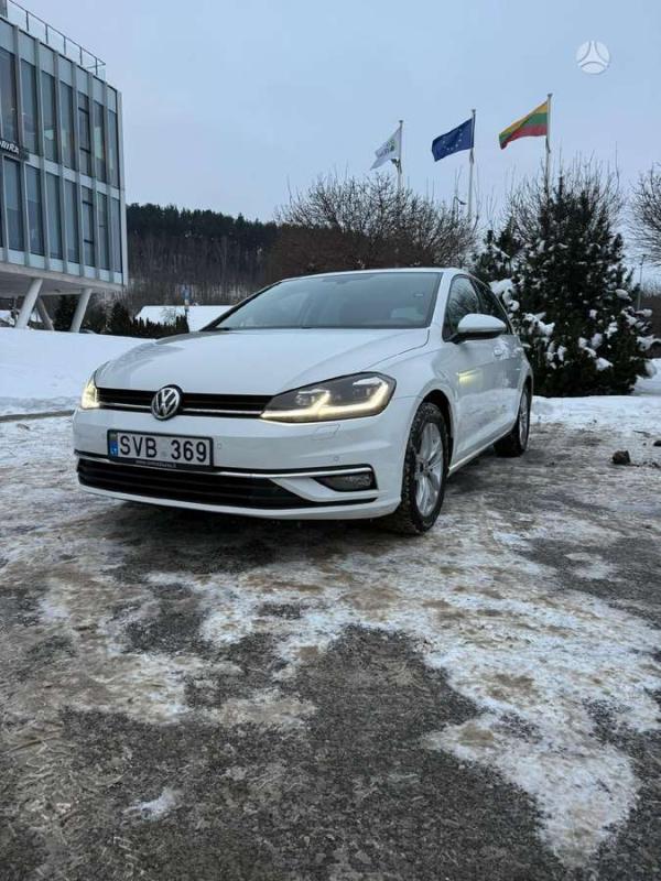 White Volkswagen Golf 2019 in Vilnius, with an engine capacity of 1.50 L and mileage of 138 thousand km for 13000 €, photo 4 on AUTOMOTO.COM.LV