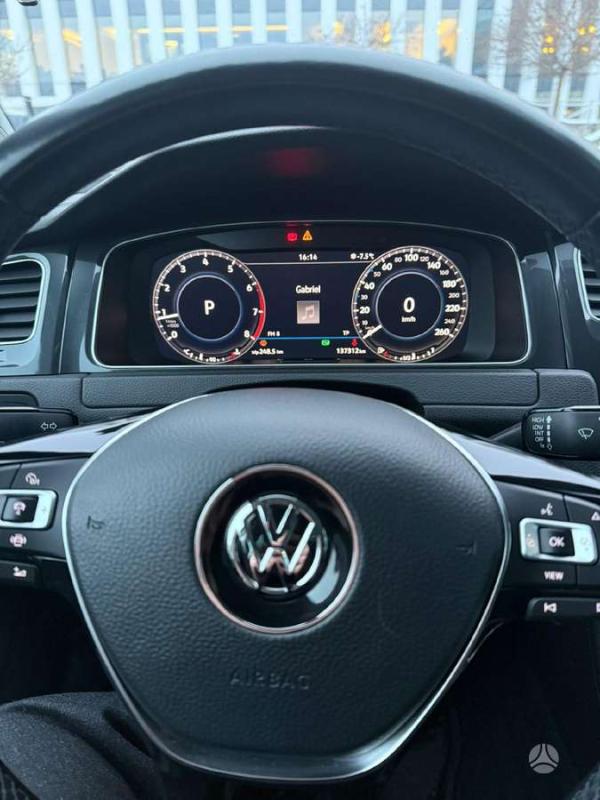 White Volkswagen Golf 2019 in Vilnius, with an engine capacity of 1.50 L and mileage of 138 thousand km for 13000 €, photo 5 on AUTOMOTO.COM.LV