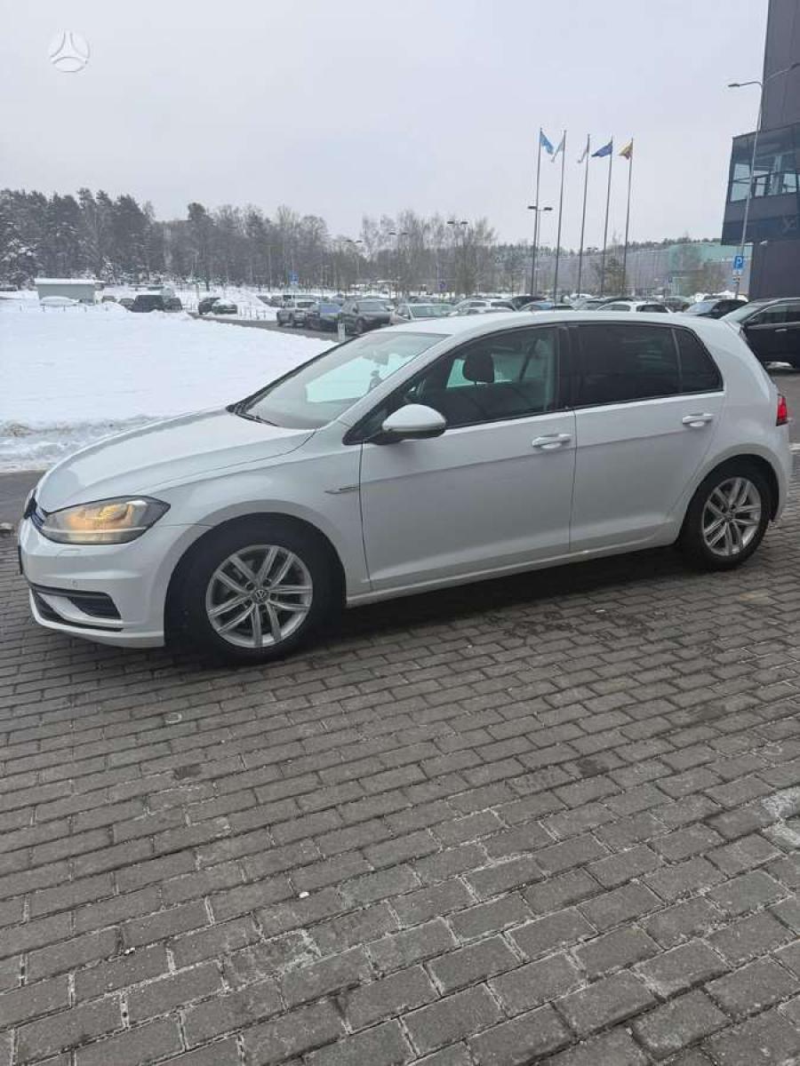 White Volkswagen Golf 2019 in Vilnius, with an engine capacity of 1.50 L and mileage of 153 thousand km for 11800 €, photo 1 on AUTOMOTO.COM.LV