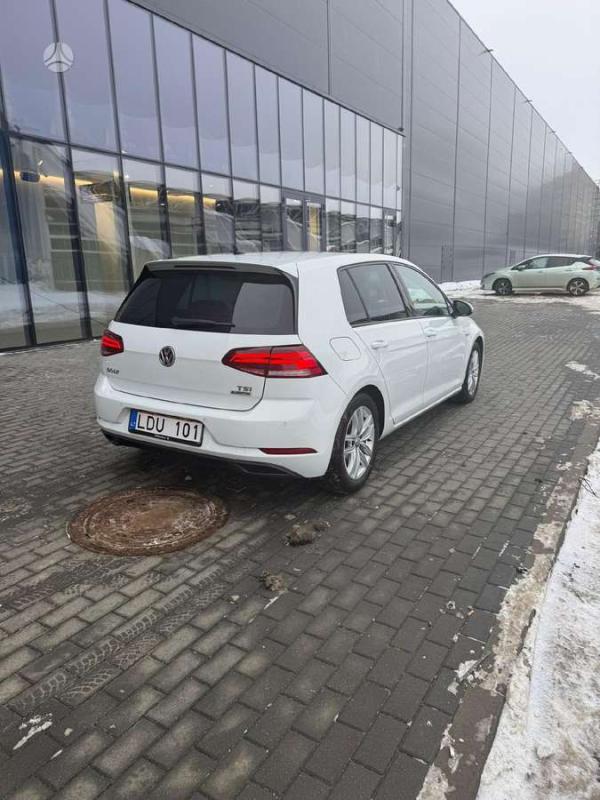 White Volkswagen Golf 2019 in Vilnius, with an engine capacity of 1.50 L and mileage of 153 thousand km for 11800 €, photo 3 on AUTOMOTO.COM.LV