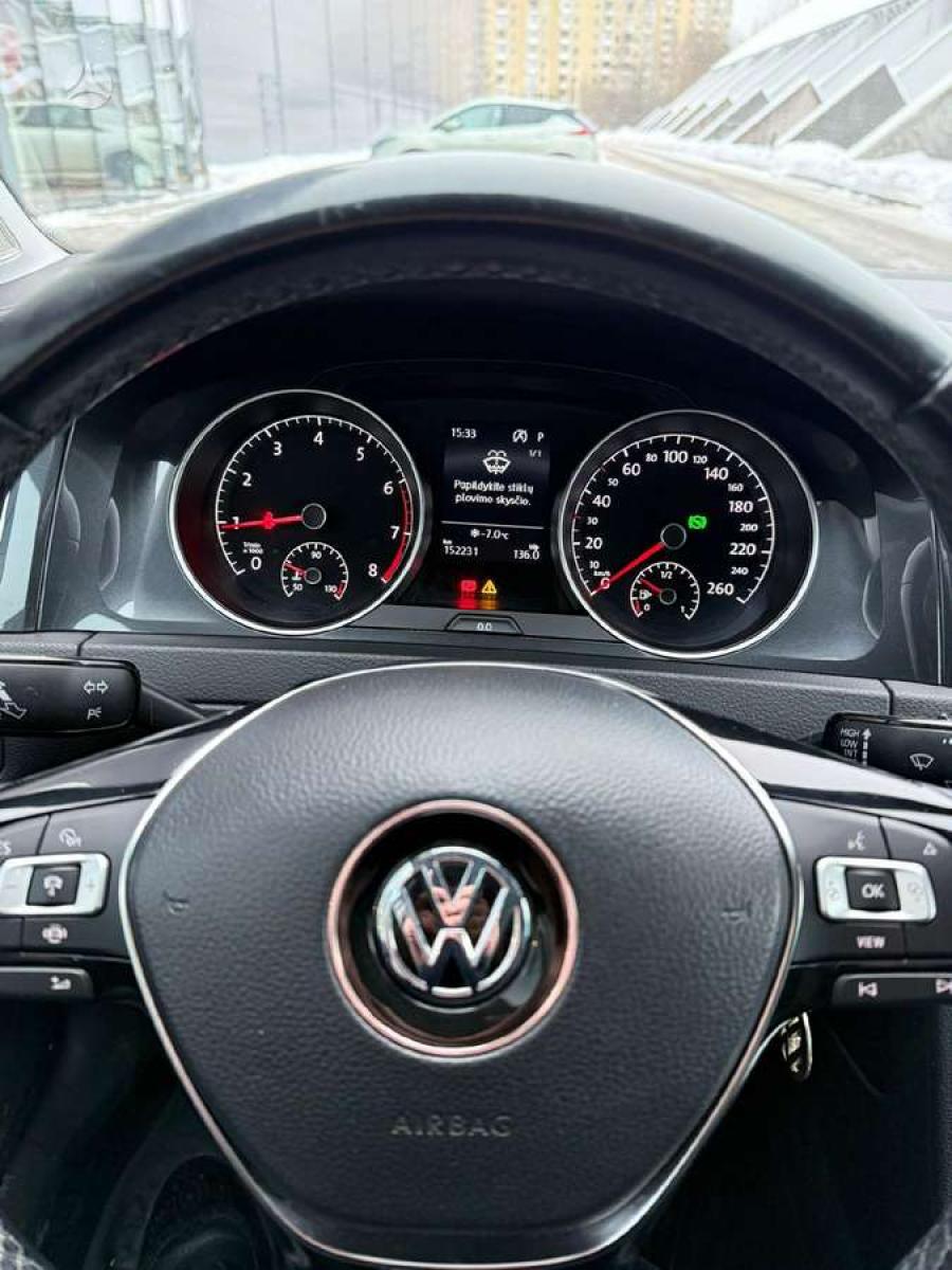 White Volkswagen Golf 2019 in Vilnius, with an engine capacity of 1.50 L and mileage of 153 thousand km for 11800 €, photo 8 on AUTOMOTO.COM.LV