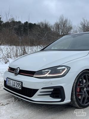 White Volkswagen Golf 2019 in Vilnius, with an engine capacity of 2.00 L and mileage of 65 thousand km for 26000 €, photo 2 on AUTOMOTO.COM.LV