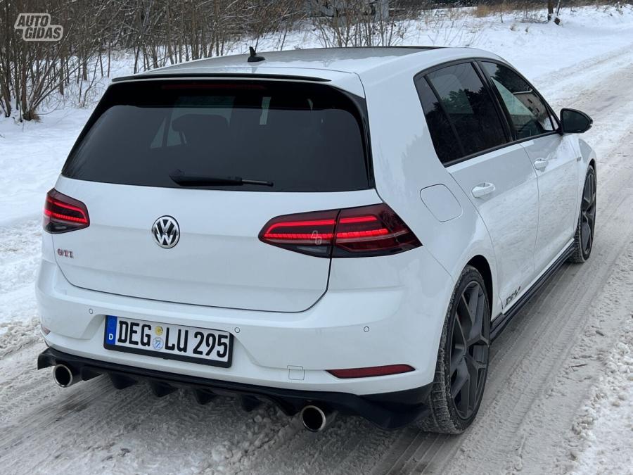 White Volkswagen Golf 2019 in Vilnius, with an engine capacity of 2.00 L and mileage of 65 thousand km for 26000 €, photo 7 on AUTOMOTO.COM.LV