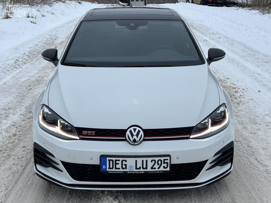 White Volkswagen Golf 2019 in Vilnius, with an engine capacity of 2.00 L and mileage of 65 thousand km for 26000 €, photo 10 on AUTOMOTO.COM.LV