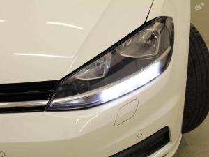 White Volkswagen Golf 2019 in Vilnius, with an engine capacity of 1.00 L and mileage of 167 thousand km for 10250 €, photo 25 on AUTOMOTO.COM.LV