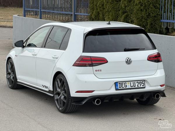 White Volkswagen Golf 2019 in Vilnius, with an engine capacity of 2.00 L and mileage of 65 thousand km for 25000 €, photo 2 on AUTOMOTO.COM.LV