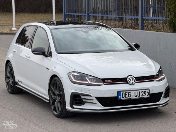 White Volkswagen Golf 2019 in Vilnius, with an engine capacity of 2.00 L and mileage of 65 thousand km for 25000 €, photo 7 on AUTOMOTO.COM.LV