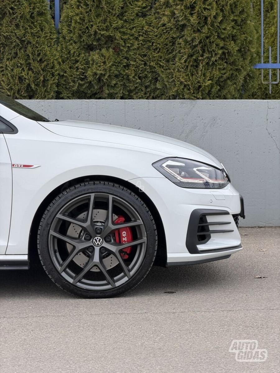 Balts Volkswagen Golf 2019 Viļņa, ar dzinēja tilpumu 2.00 L un nobraukumu 65 tūkst. km par 25000 €, foto 12 vietnē AUTOMOTO.COM.LV