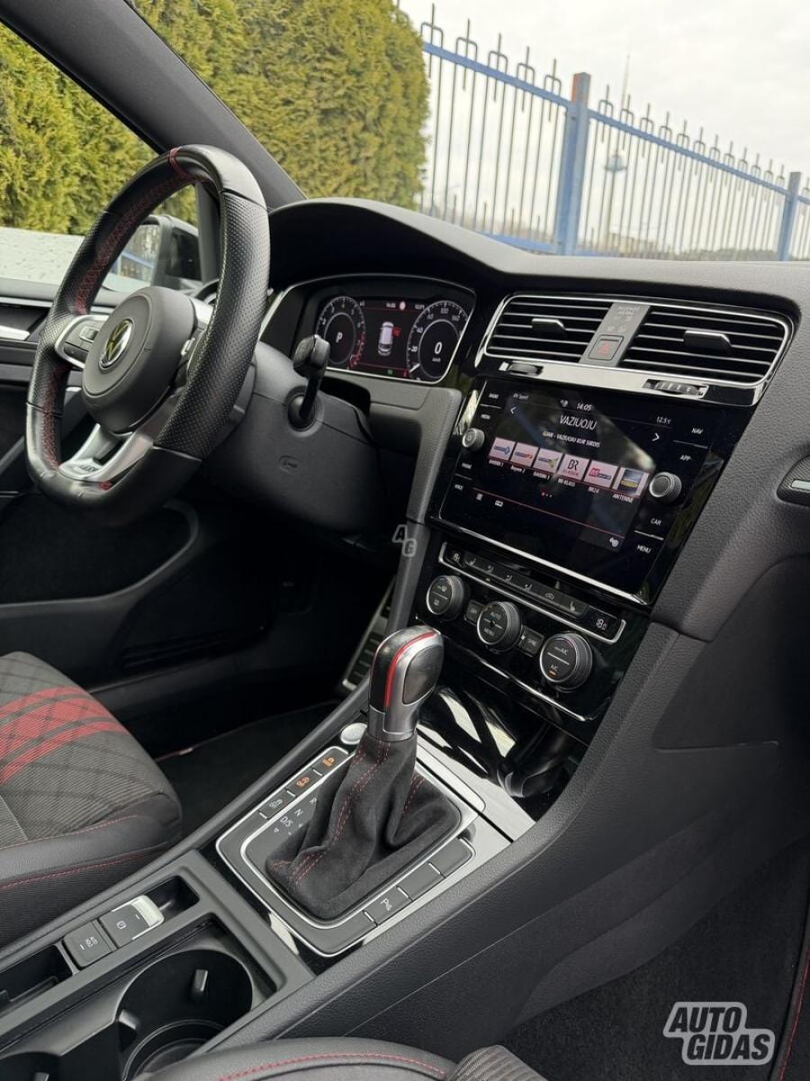 Balts Volkswagen Golf 2019 Viļņa, ar dzinēja tilpumu 2.00 L un nobraukumu 65 tūkst. km par 25000 €, foto 16 vietnē AUTOMOTO.COM.LV