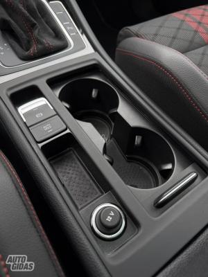 Balts Volkswagen Golf 2019 Viļņa, ar dzinēja tilpumu 2.00 L un nobraukumu 65 tūkst. km par 25000 €, foto 25 vietnē AUTOMOTO.COM.LV