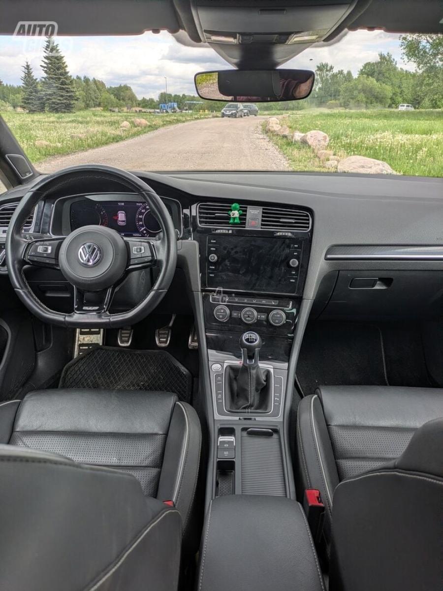 Balts Volkswagen Golf 2019 Panevēža, ar dzinēja tilpumu 2.00 L un nobraukumu 14 tūkst. km par 23000 €, foto 12 vietnē AUTOMOTO.COM.LV