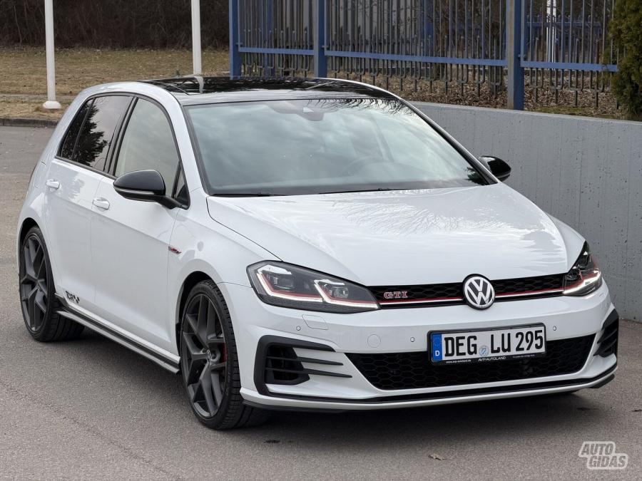 White Volkswagen Golf 2019 in Vilnius, with an engine capacity of 2.00 L and mileage of 65 thousand km for 25000 €, photo 8 on AUTOMOTO.COM.LV