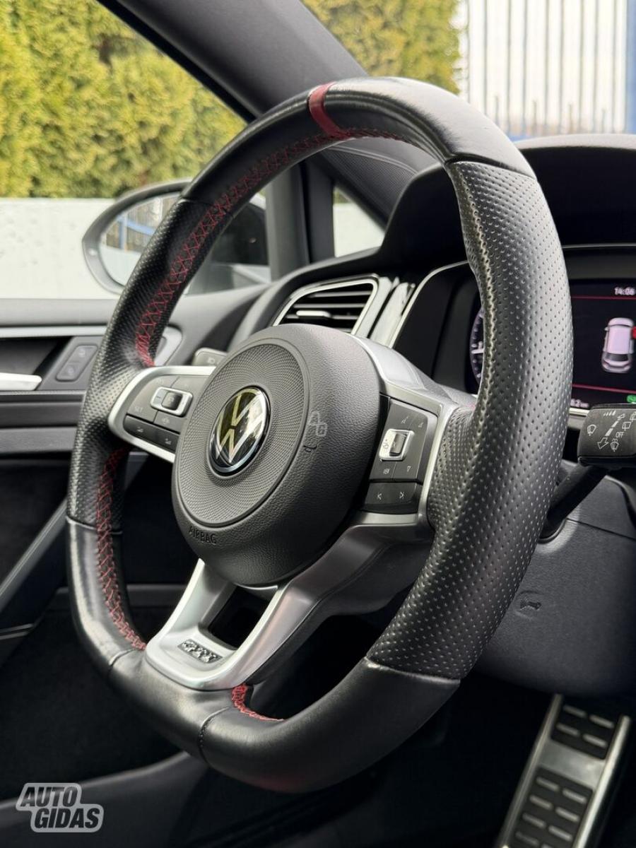 White Volkswagen Golf 2019 in Vilnius, with an engine capacity of 2.00 L and mileage of 65 thousand km for 25000 €, photo 18 on AUTOMOTO.COM.LV