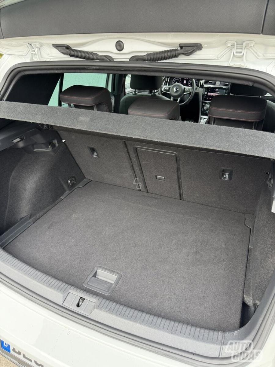 White Volkswagen Golf 2019 in Vilnius, with an engine capacity of 2.00 L and mileage of 65 thousand km for 25000 €, photo 29 on AUTOMOTO.COM.LV