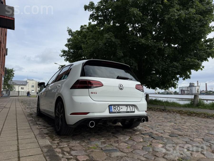 Balts Volkswagen Golf 2019 Rīga, ar dzinēja tilpumu 2.00 L un nobraukumu 99 tūkst. km par 22000 €, foto 3 vietnē AUTOMOTO.COM.LV