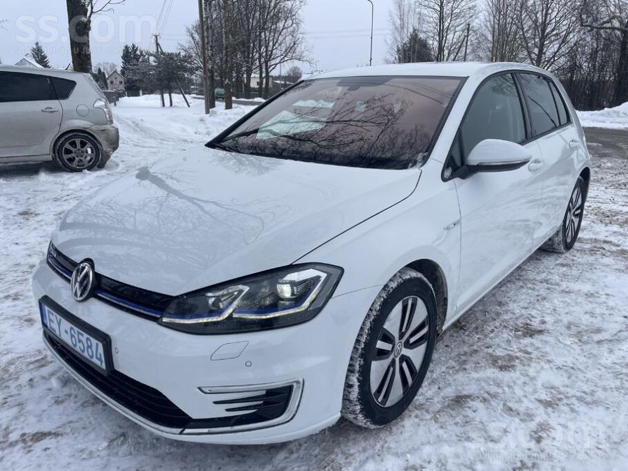 Balts Volkswagen Golf 2019 Rīga, ar dzinēja tilpumu 1.60 L un nobraukumu 136 tūkst. km par 12990 €, foto 1 vietnē AUTOMOTO.COM.LV