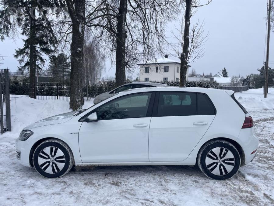 Balts Volkswagen Golf 2019 Rīga, ar dzinēja tilpumu 1.60 L un nobraukumu 136 tūkst. km par 12990 €, foto 3 vietnē AUTOMOTO.COM.LV