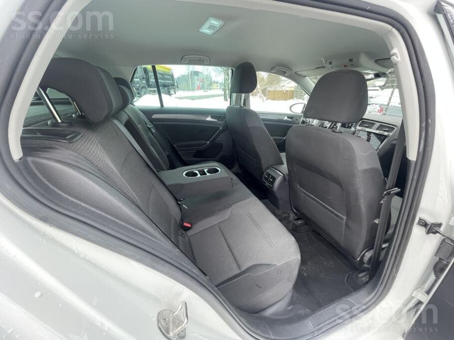 Balts Volkswagen Golf 2019 Rīga, ar dzinēja tilpumu 1.60 L un nobraukumu 136 tūkst. km par 12990 €, foto 18 vietnē AUTOMOTO.COM.LV