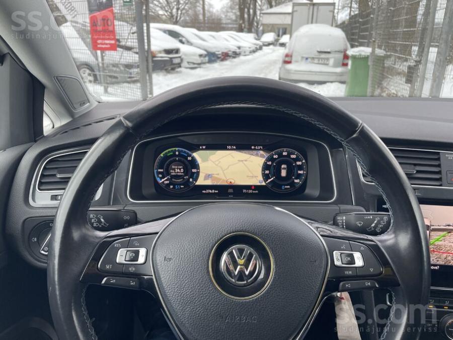 Balts Volkswagen Golf 2019 Rīga, ar dzinēja tilpumu 1.60 L un nobraukumu 136 tūkst. km par 12990 €, foto 24 vietnē AUTOMOTO.COM.LV