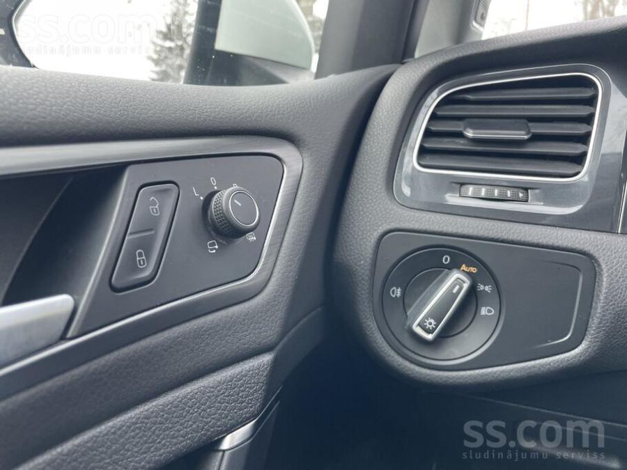 Balts Volkswagen Golf 2019 Rīga, ar dzinēja tilpumu 1.60 L un nobraukumu 136 tūkst. km par 12990 €, foto 31 vietnē AUTOMOTO.COM.LV