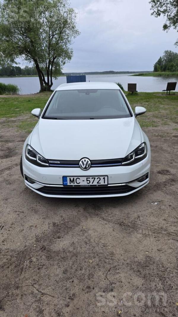 Balts Volkswagen Golf 2019 Rīga, ar dzinēja tilpumu 1.50 L un nobraukumu 78 tūkst. km par 14500 €, foto 2 vietnē AUTOMOTO.COM.LV
