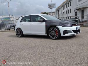 White Volkswagen Golf 2019 in Kaunas, with an engine capacity of 1.98 L and mileage of 147 thousand km for 20000 €, photo 3 on AUTOMOTO.COM.LV