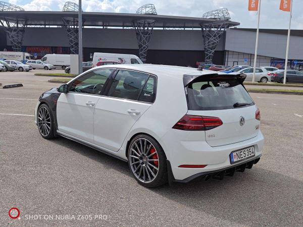 Volkswagen Golf 2019 Kauņa vietnē Balts Volkswagen Golf 2019 Kauņa, ar dzinēja tilpumu 1.98 L un nobraukumu 147 tūkst. km par 20000 €, foto 5 vietnē AUTOMOTO.COM.LV