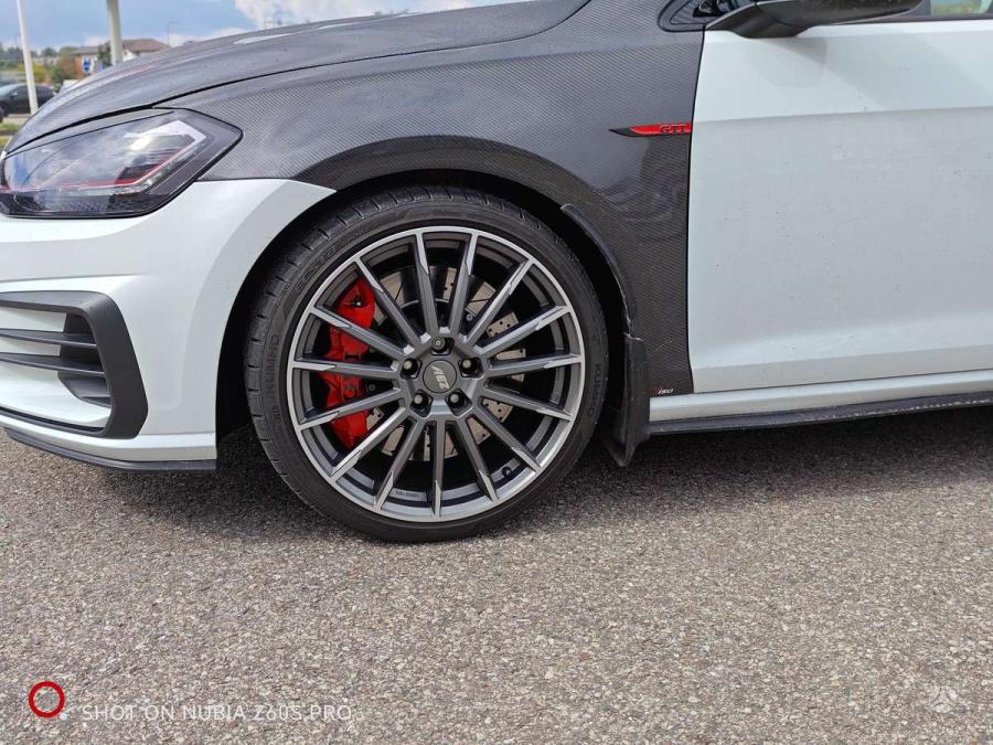 White Volkswagen Golf 2019 in Kaunas, with an engine capacity of 1.98 L and mileage of 147 thousand km for 20000 €, photo 8 on AUTOMOTO.COM.LV
