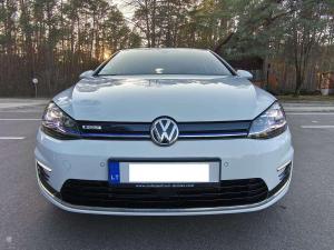 White Volkswagen Golf 2020 in Vilnius, with an engine capacity of 0.00 L and mileage of 29 thousand km for 12200 €, photo  on AUTOMOTO.COM.LV