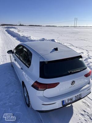 White Volkswagen Golf 2020 in Panevezys, with an engine capacity of 1.00 L and mileage of 74 thousand km for 14000 €, photo 9 on AUTOMOTO.COM.LV