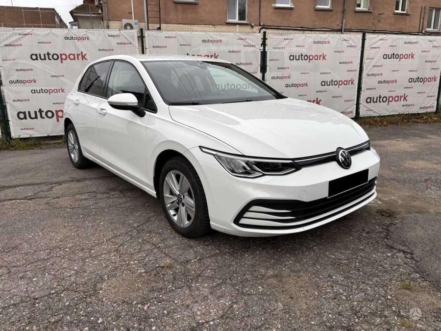 White Volkswagen Golf 2020 in Klaipeda, with an engine capacity of 1.00 L and mileage of 100 thousand km for 15500 €, photo 2 on AUTOMOTO.COM.LV