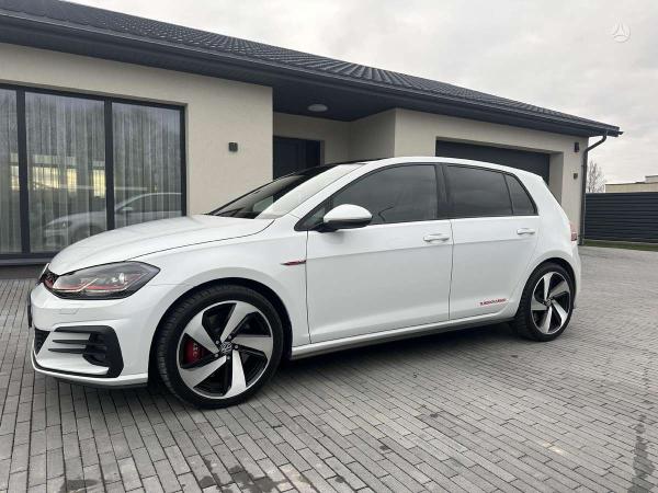 Balts Volkswagen Golf 2020 Šakiai, ar dzinēja tilpumu 2.00 L un nobraukumu 48 tūkst. km par 17800 €, foto 2 vietnē AUTOMOTO.COM.LV