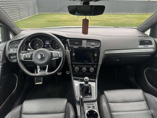 Balts Volkswagen Golf 2020 Šakiai, ar dzinēja tilpumu 2.00 L un nobraukumu 48 tūkst. km par 17800 €, foto 10 vietnē AUTOMOTO.COM.LV