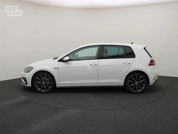 White Volkswagen Golf 2020 in Vilnius, with an engine capacity of 1.50 L and mileage of 237 thousand km for 12799 €, photo 6 on AUTOMOTO.COM.LV