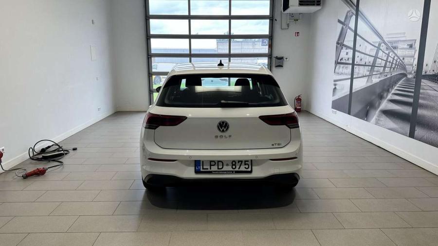 Balts Volkswagen Golf 2020 Panevēža, ar dzinēja tilpumu 1.50 L un nobraukumu 162 tūkst. km par 16500 €, foto 6 vietnē AUTOMOTO.COM.LV