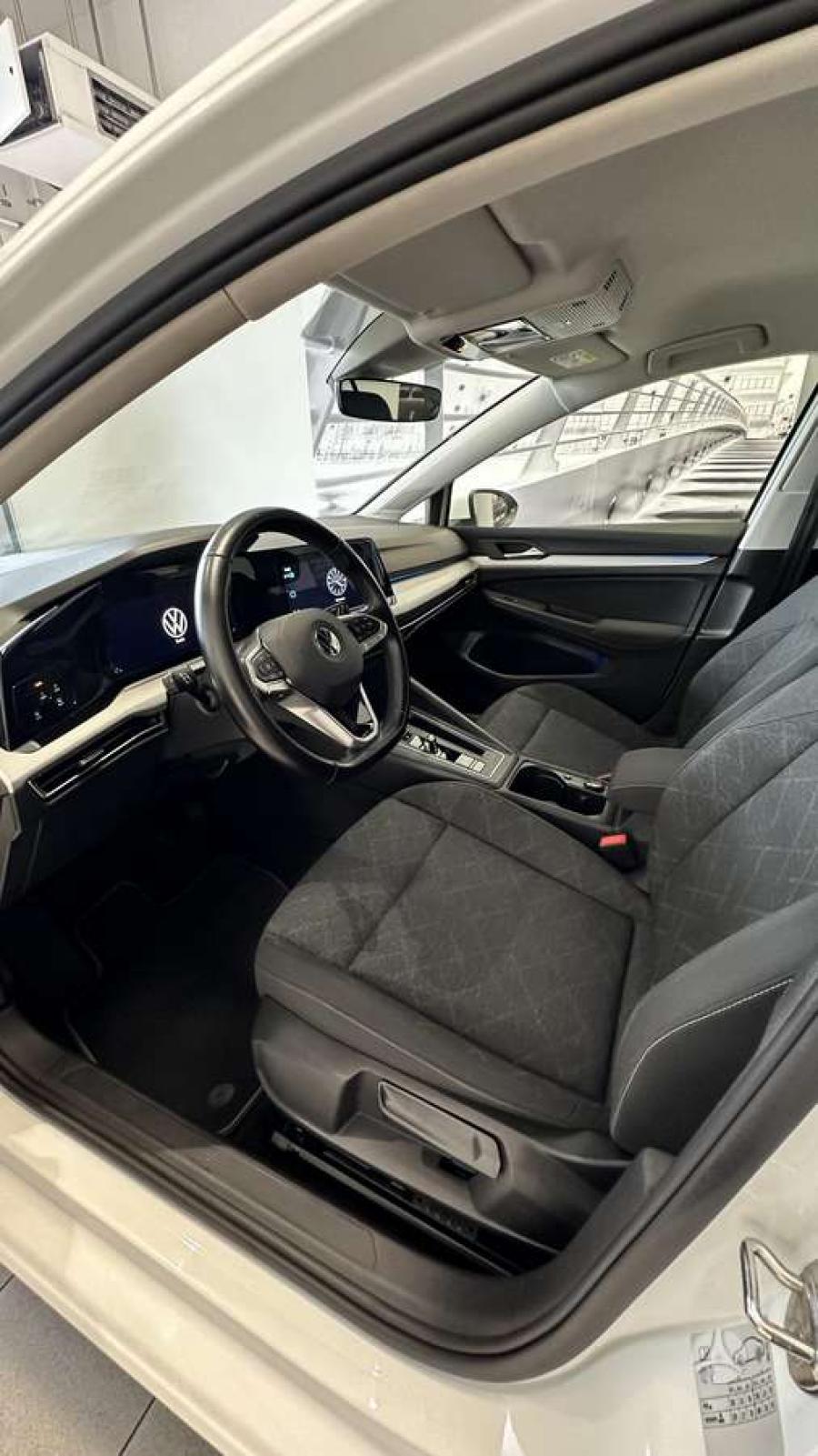 Balts Volkswagen Golf 2020 Panevēža, ar dzinēja tilpumu 1.50 L un nobraukumu 162 tūkst. km par 16500 €, foto 8 vietnē AUTOMOTO.COM.LV