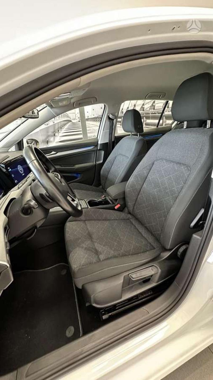Balts Volkswagen Golf 2020 Panevēža, ar dzinēja tilpumu 1.50 L un nobraukumu 162 tūkst. km par 16500 €, foto 9 vietnē AUTOMOTO.COM.LV