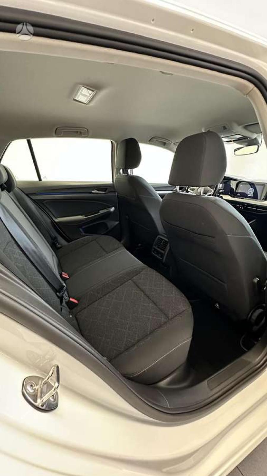 Balts Volkswagen Golf 2020 Panevēža, ar dzinēja tilpumu 1.50 L un nobraukumu 162 tūkst. km par 16500 €, foto 17 vietnē AUTOMOTO.COM.LV