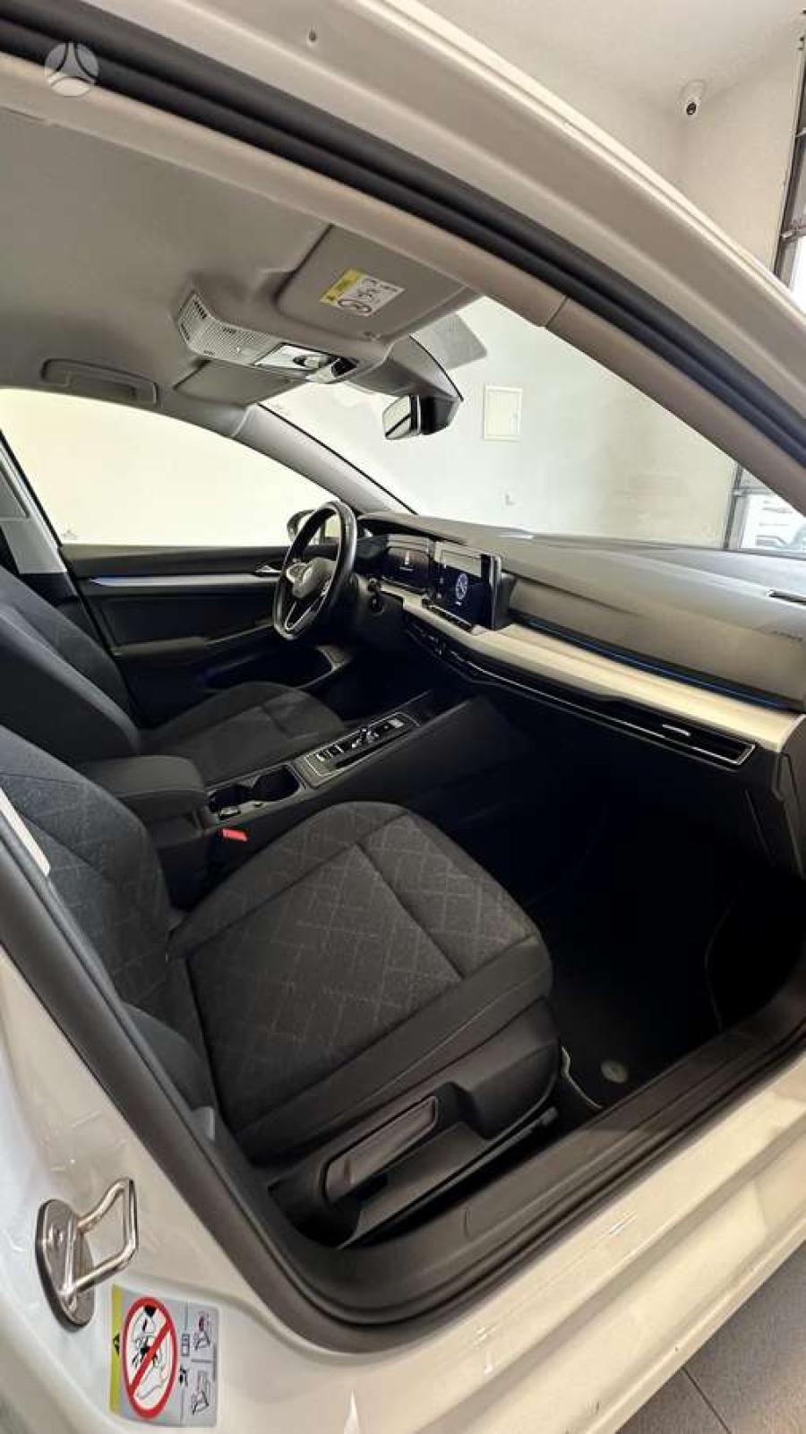 Balts Volkswagen Golf 2020 Panevēža, ar dzinēja tilpumu 1.50 L un nobraukumu 162 tūkst. km par 16500 €, foto 19 vietnē AUTOMOTO.COM.LV
