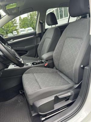 White Volkswagen Golf 2020 in Panevezys, with an engine capacity of 1.50 L and mileage of 163 thousand km for 16500 €, photo 10 on AUTOMOTO.COM.LV
