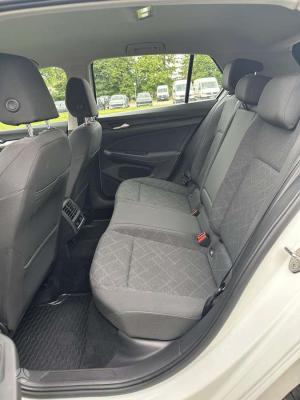 White Volkswagen Golf 2020 in Panevezys, with an engine capacity of 1.50 L and mileage of 163 thousand km for 16500 €, photo 13 on AUTOMOTO.COM.LV
