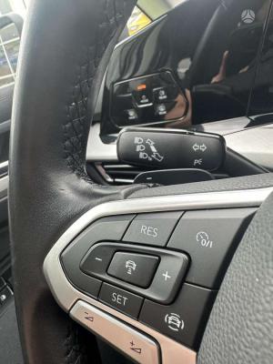 White Volkswagen Golf 2020 in Panevezys, with an engine capacity of 1.50 L and mileage of 163 thousand km for 16500 €, photo 15 on AUTOMOTO.COM.LV