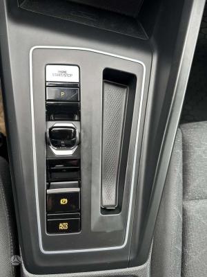 White Volkswagen Golf 2020 in Panevezys, with an engine capacity of 1.50 L and mileage of 163 thousand km for 16500 €, photo 18 on AUTOMOTO.COM.LV