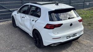 White Volkswagen Golf 2020 in Jonava, with an engine capacity of 1.50 L and mileage of 146 thousand km for 11800 €, photo 4 on AUTOMOTO.COM.LV