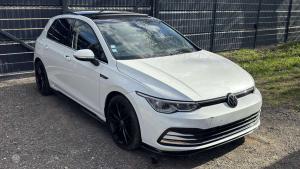 White Volkswagen Golf 2020 in Jonava, with an engine capacity of 1.50 L and mileage of 146 thousand km for 11800 €, photo 8 on AUTOMOTO.COM.LV