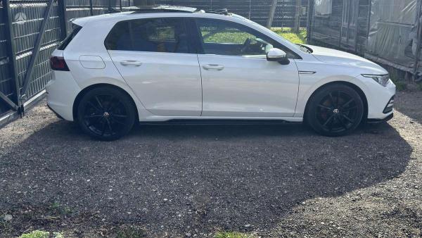 White Volkswagen Golf 2020 in Jonava, with an engine capacity of 1.50 L and mileage of 146 thousand km for 11800 €, photo 8 on AUTOMOTO.COM.LV
