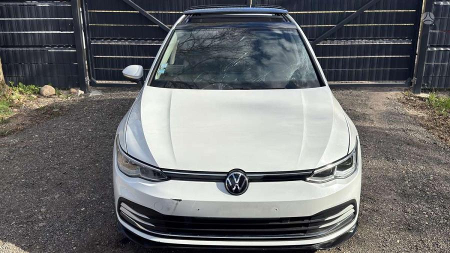 White Volkswagen Golf 2020 in Jonava, with an engine capacity of 1.50 L and mileage of 146 thousand km for 11800 €, photo 15 on AUTOMOTO.COM.LV
