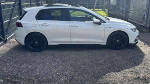 White Volkswagen Golf 2020 in Jonava, with an engine capacity of 1.50 L and mileage of 146 thousand km for 11800 €, photo 17 on AUTOMOTO.COM.LV