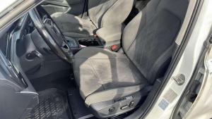 White Volkswagen Golf 2020 in Jonava, with an engine capacity of 1.50 L and mileage of 146 thousand km for 11800 €, photo 18 on AUTOMOTO.COM.LV